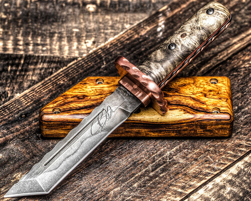Blake Signature Tanto - Knifetography